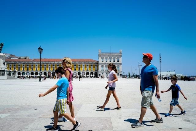 Traveling Abroad with Kids: A Simple Checklist for First-Time ...